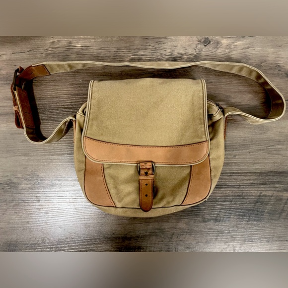 L.L. Bean | Bags | Ll Bean Vintage Canvas Messenger Flap Field Bag ...